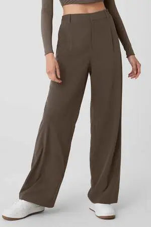 Alo Yoga® High-Waist Pursuit Trouser - Olive Tree | Editorialist
